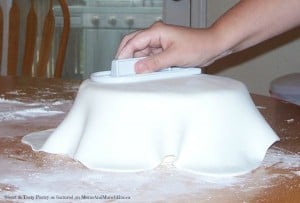 How To Cover A Cake With Fondant (Tutorial)