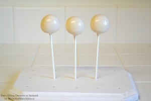 Vampire Cake Pops Tutorial - Moms & Munchkins