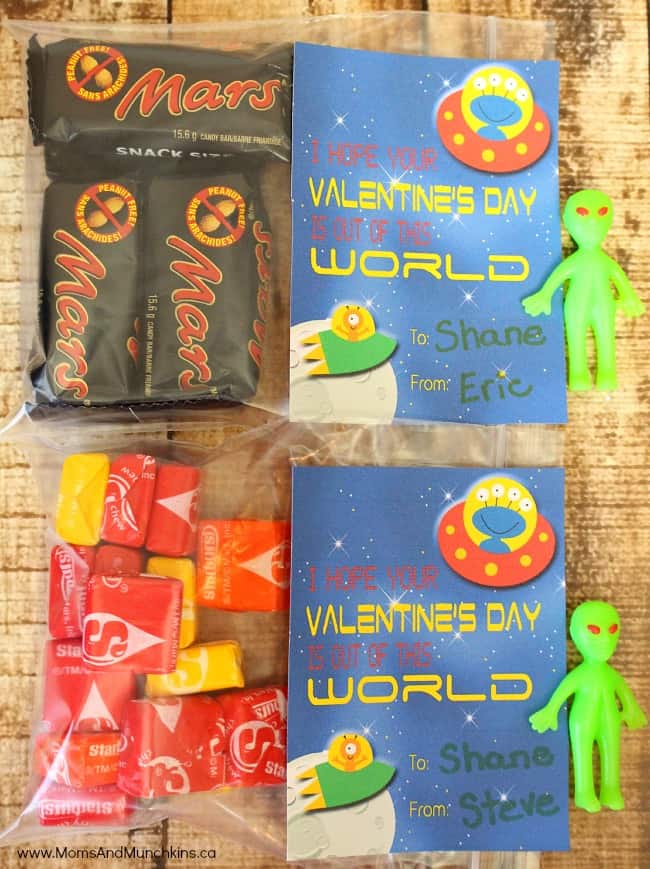 Alien Valentines - Free Printable - Moms & Munchkins
