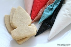 Elf Cookie Tutorial - Moms & Munchkins