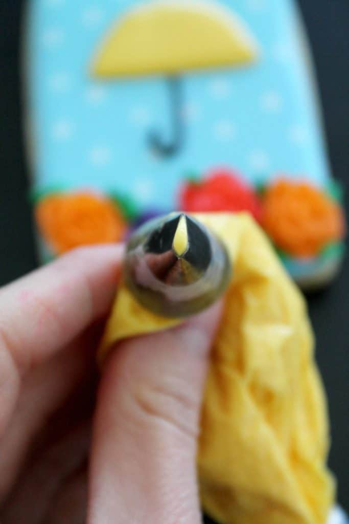 April Showers Cookies Tutorial - Moms & Munchkins