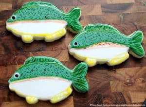 Fishing Cookies Tutorial - Moms & Munchkins