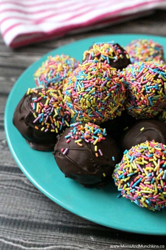 Oreo Truffles Recipe - Great Party Dessert - Moms & Munchkins