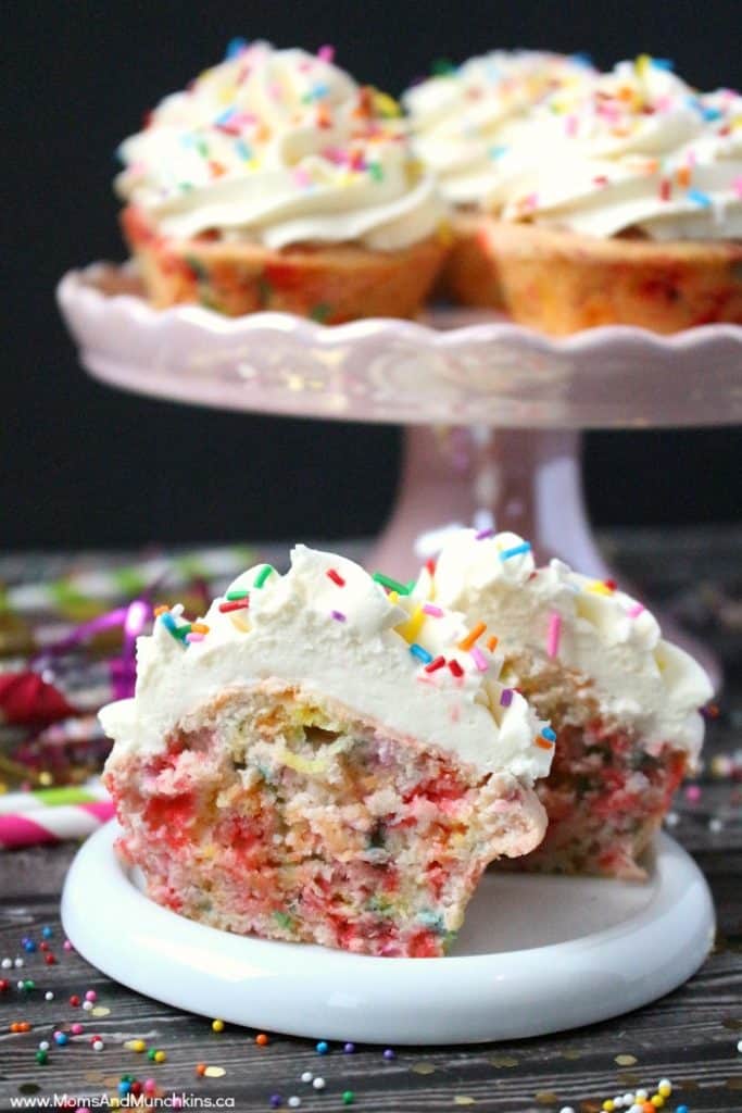 Slumber Party Cupcakes Recipe - Moms & Munchkins