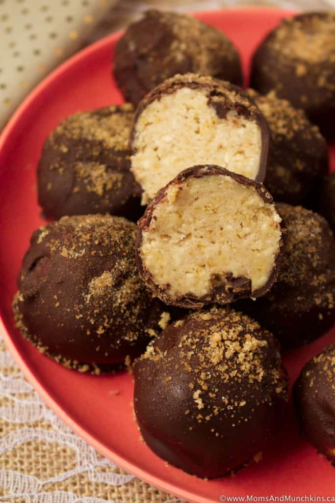 Cinnamon Bun Truffles Recipe - Moms & Munchkins