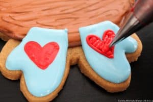 Winter Mittens Cookies Decorating Tutorial - Moms & Munchkins